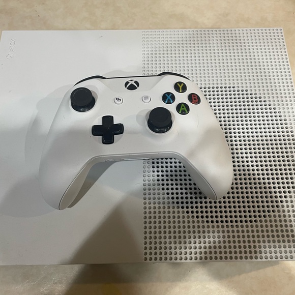 Video Games & Consoles | Used Xbox One Great Condition Controller ...